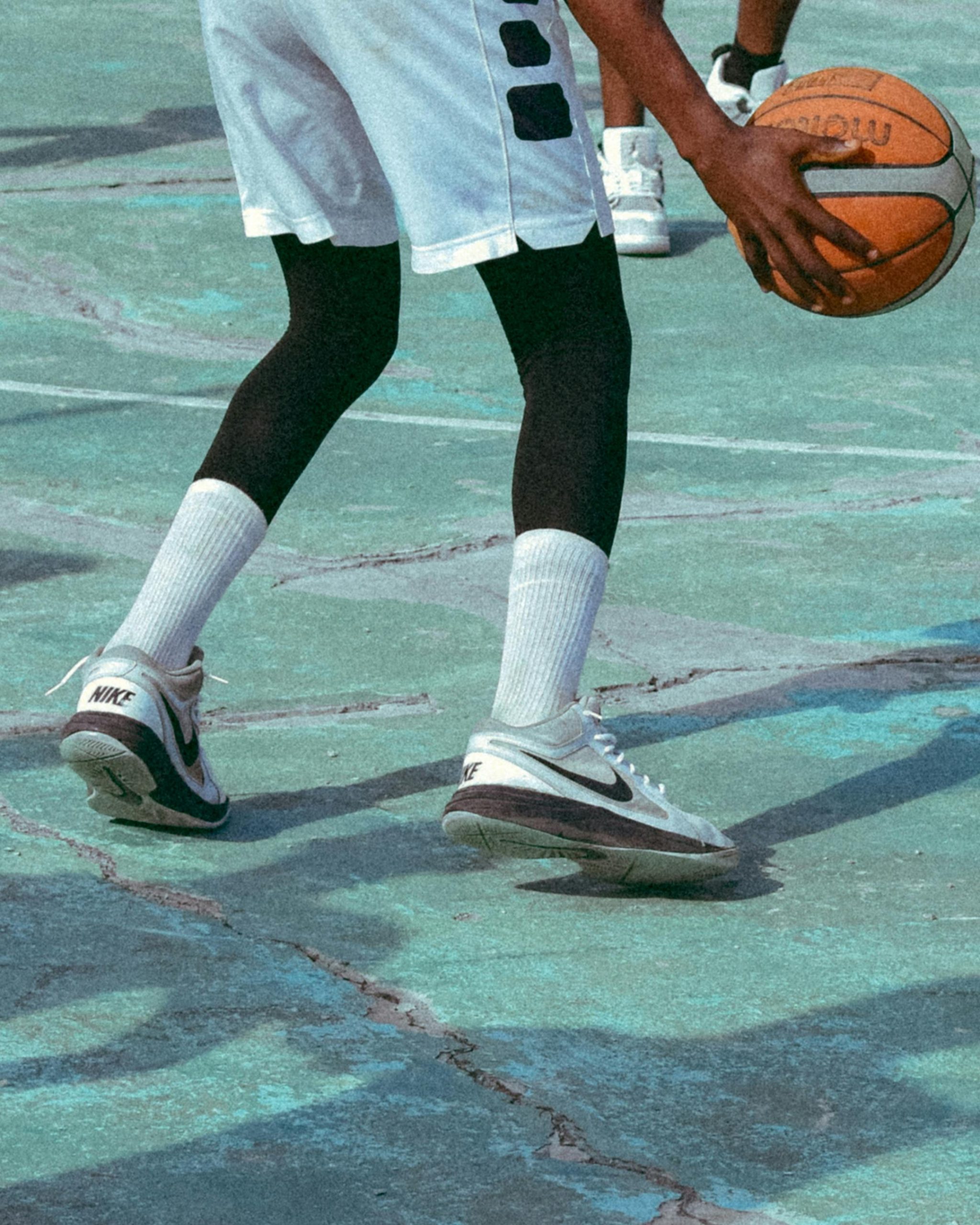 Fundamentals of proper footwork in basketball - Dubai Vampires